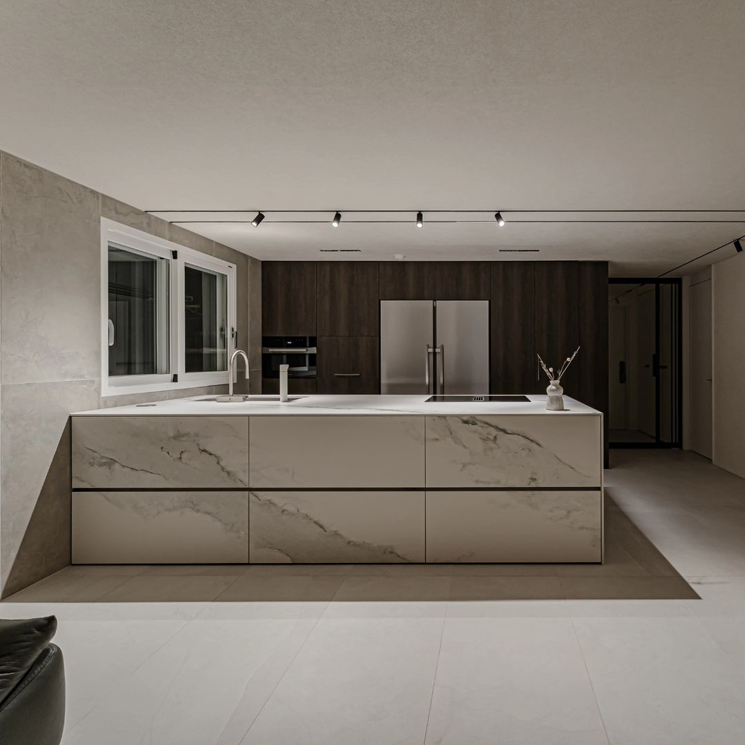 HEIM SPACE & DESIGN FURNITURE 제작 주방 - 세라믹 아일랜드 상판 측판 및 도어 적용 사례 : MADE ...