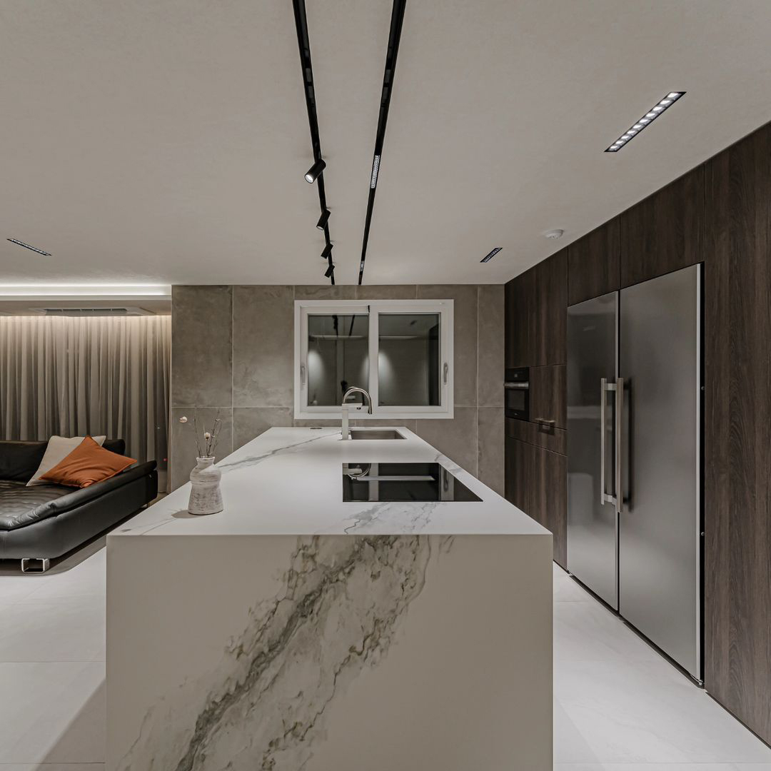 HEIM SPACE & DESIGN FURNITURE 제작 주방 - 세라믹 아일랜드 상판 측판 및 도어 적용 사례 : MADE ...