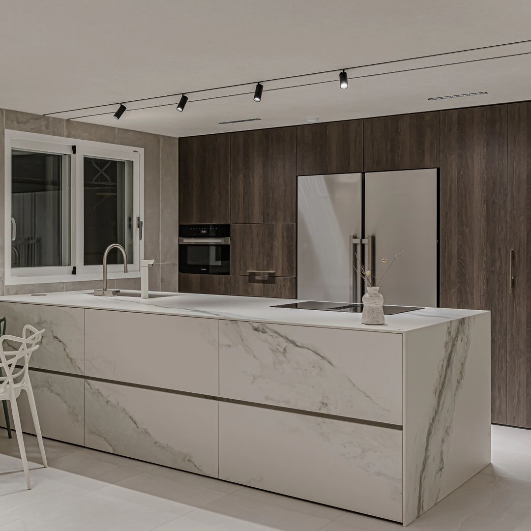 HEIM SPACE & DESIGN FURNITURE 제작 주방 - 세라믹 아일랜드 상판 측판 및 도어 적용 사례 : MADE ...