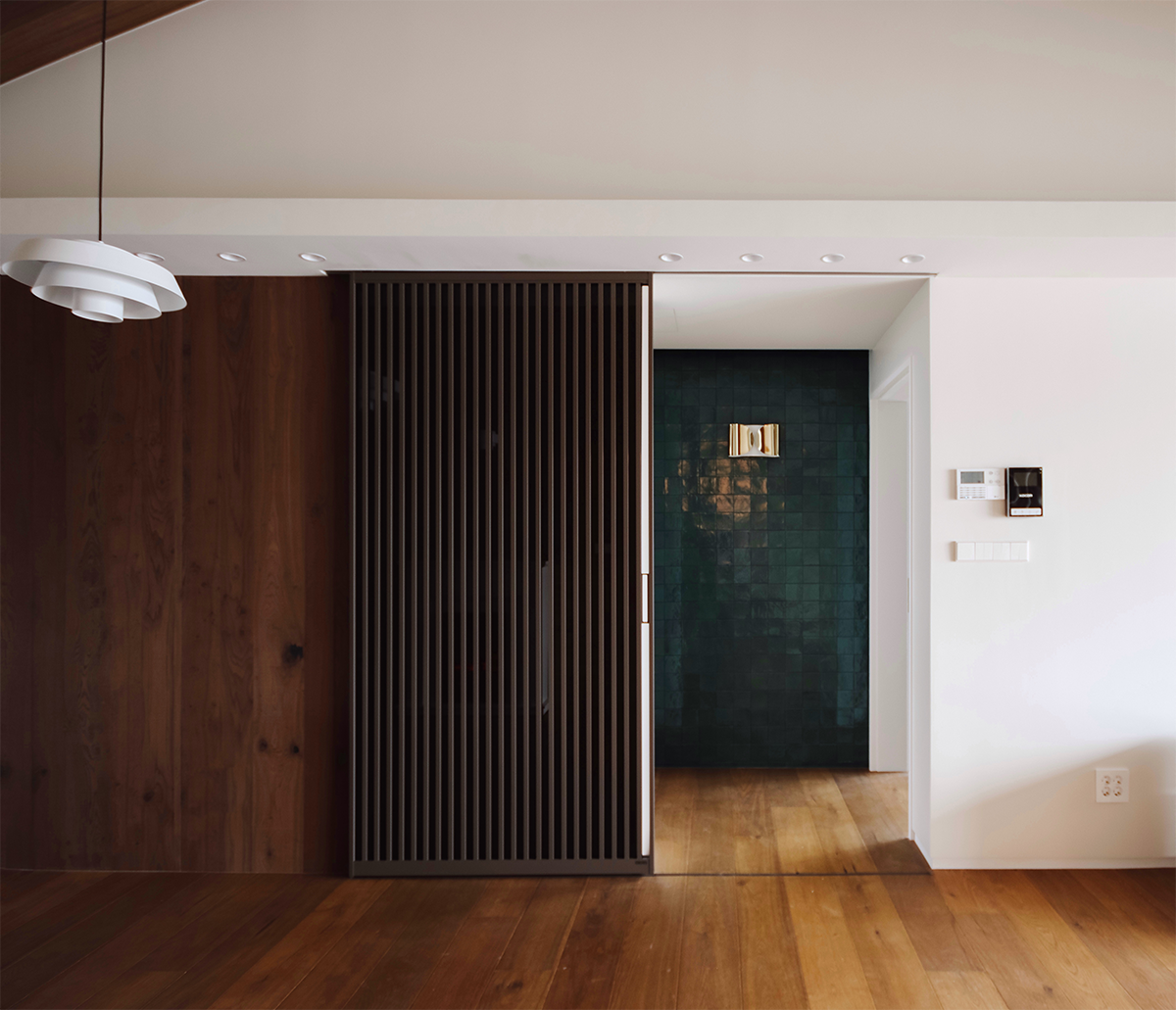 Project: Vintage Sound Collectors Home