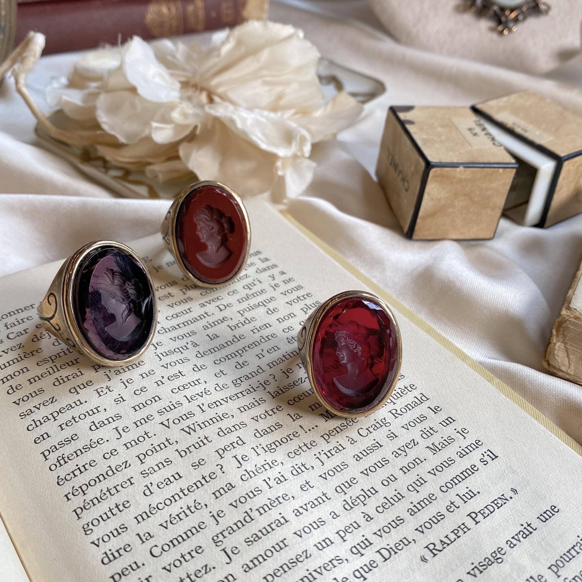 Large Oval Intaglio Ring : Jamie collections