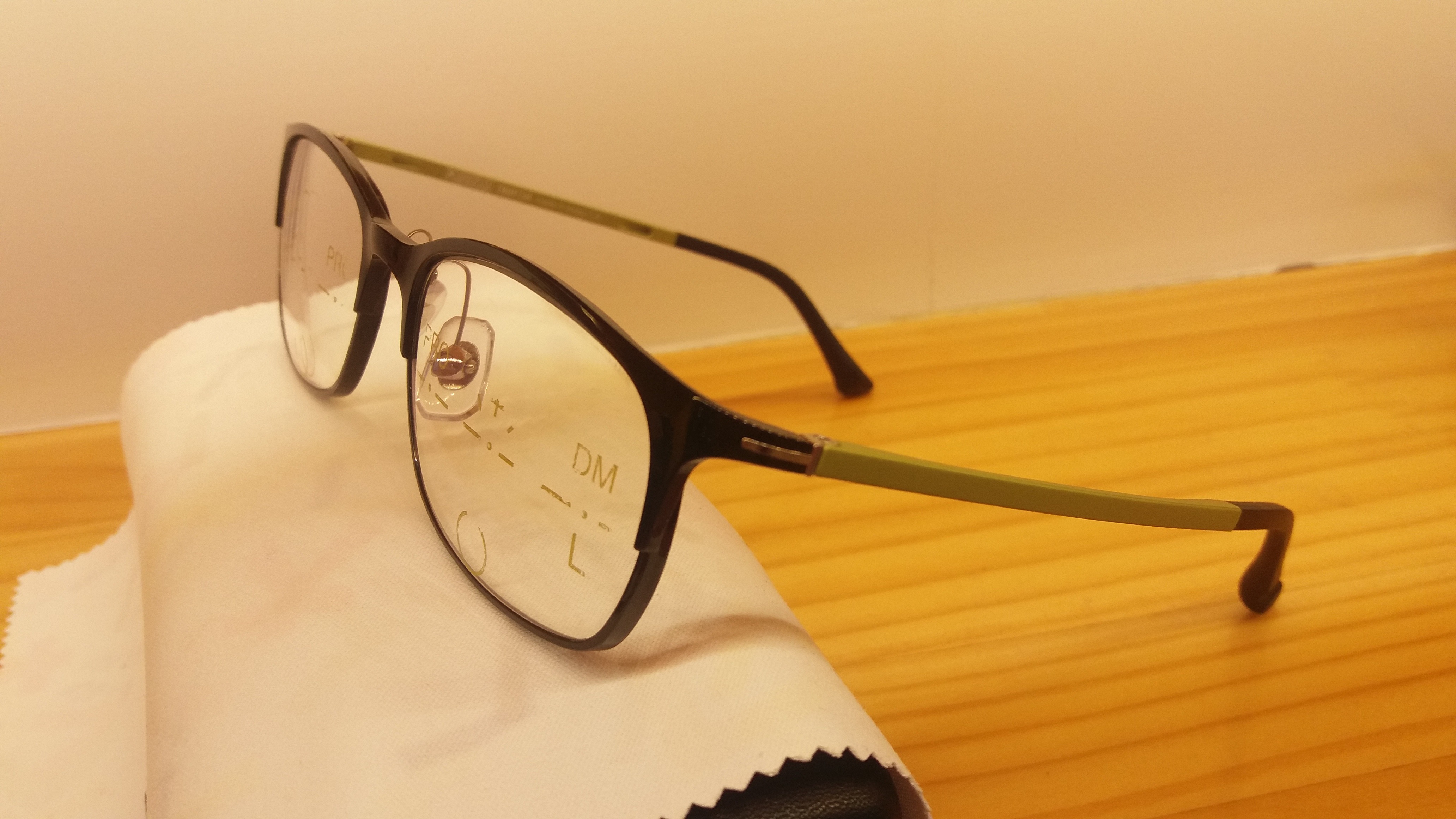 유병*고객님 / 울템테 + 국산 누진다초점렌즈 : 아이데코안경원 구매후기