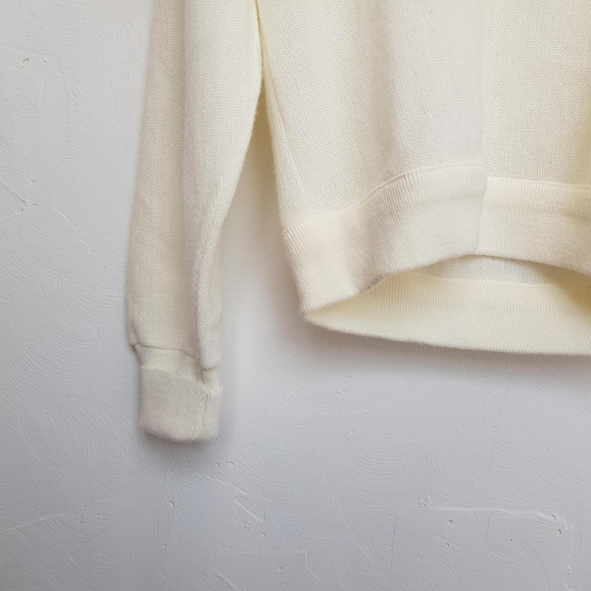 80s Izod Lacoste v-neck Sweater : 커넥티드도어 connected door