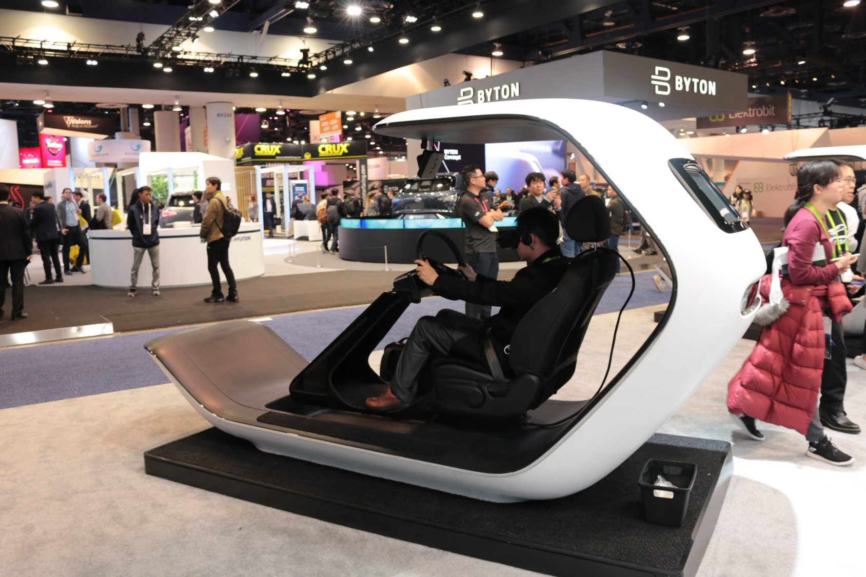 VR시뮬레이터(VR Simulator)_CES2018 / KIA : 두드(doodd)_산업디자인 전문회사