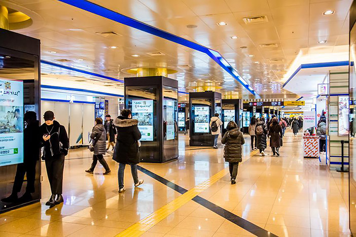 Where to shop : Underground shopping malls : Travel