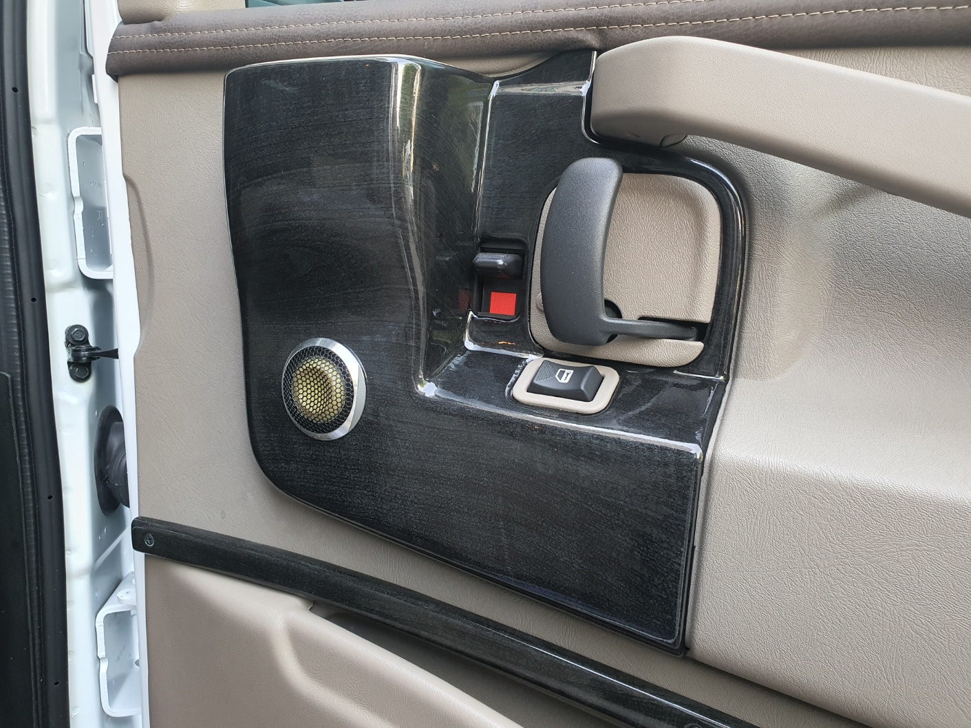 GMC 사바나밴 헬릭스 V12 DSP 튜닝 포칼 파스 스피커튜닝 스마트V8 : 오디오프로젝트 하이엔드 인스톨 갤러리