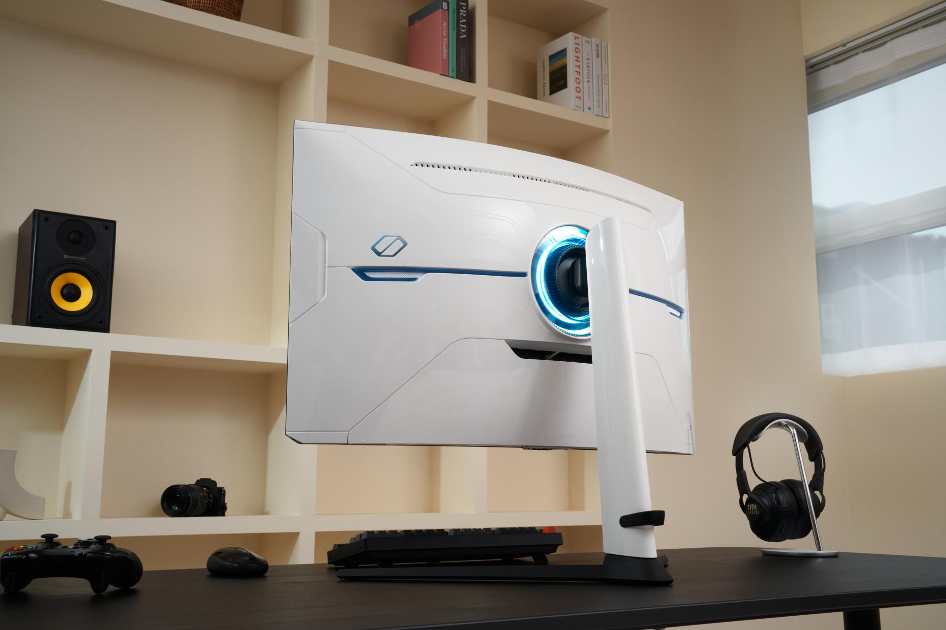 SAMSUNG MONITOR G8 : GAVIN company
