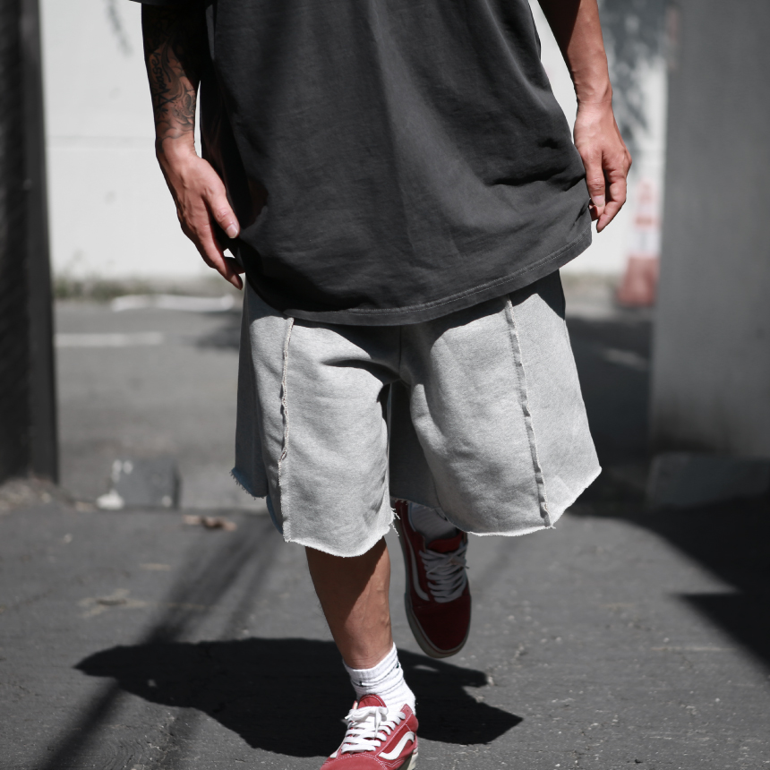 Cutting wide half pants : ACHRO-