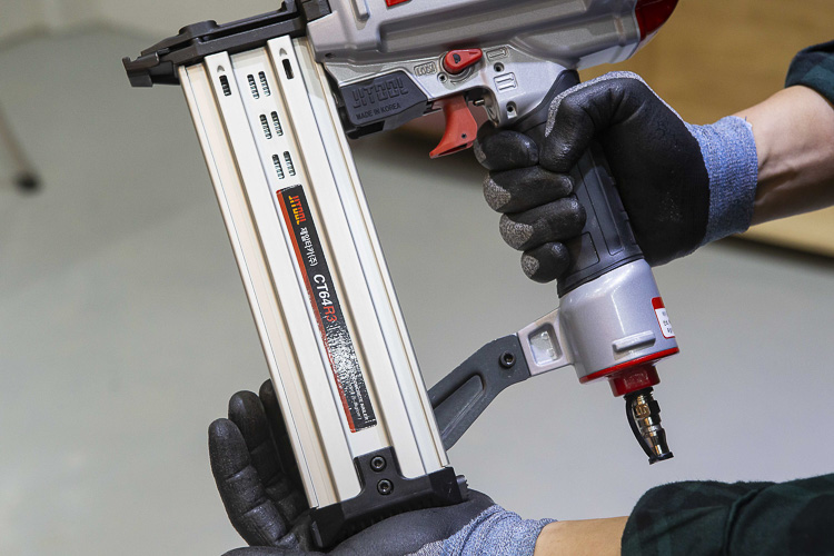 [필수타카 핵심정리] 인테리어 목수가 핵심적으로 사용하는 에어타카 6종 한방에 이해하기 : 타카_인테리어 목수가 핵심적으로 사용하는 공구 LIST!