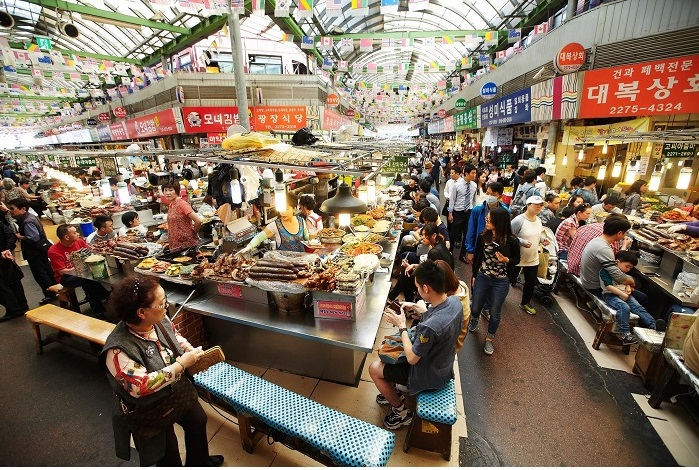 TRADITIONAL MARKETS IN SEOUL - WHAT TO EAT : Korea Tour Planner