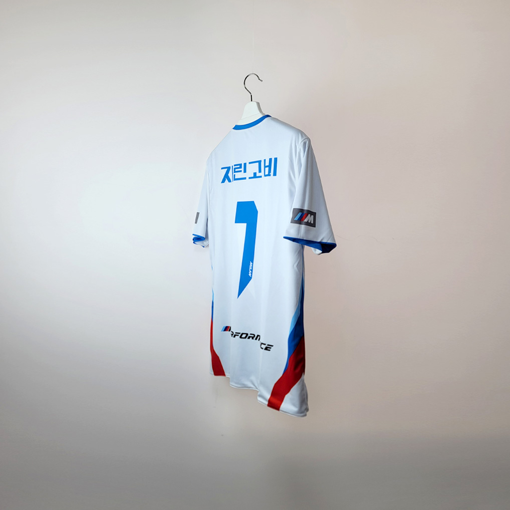 BMW FC 양면유니폼(D.아이스립) : 밀란코리아 축구팀들의 3d 목업 디자인 페이지