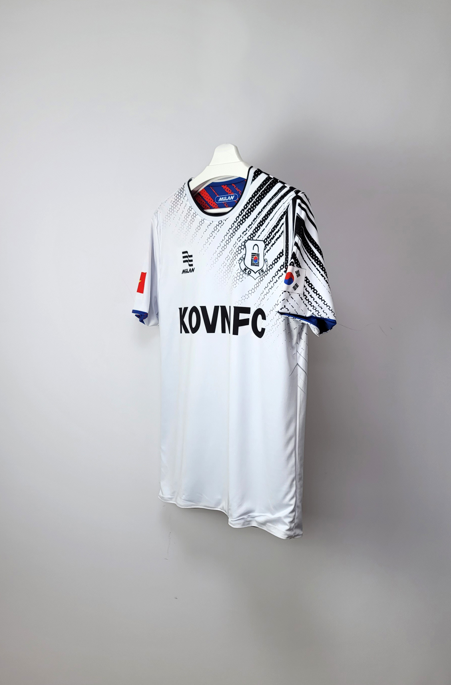 KOVN FC양면유니폼(C.50D실키밀란) : 밀란코리아 축구팀들의 3d 목업 디자인 페이지