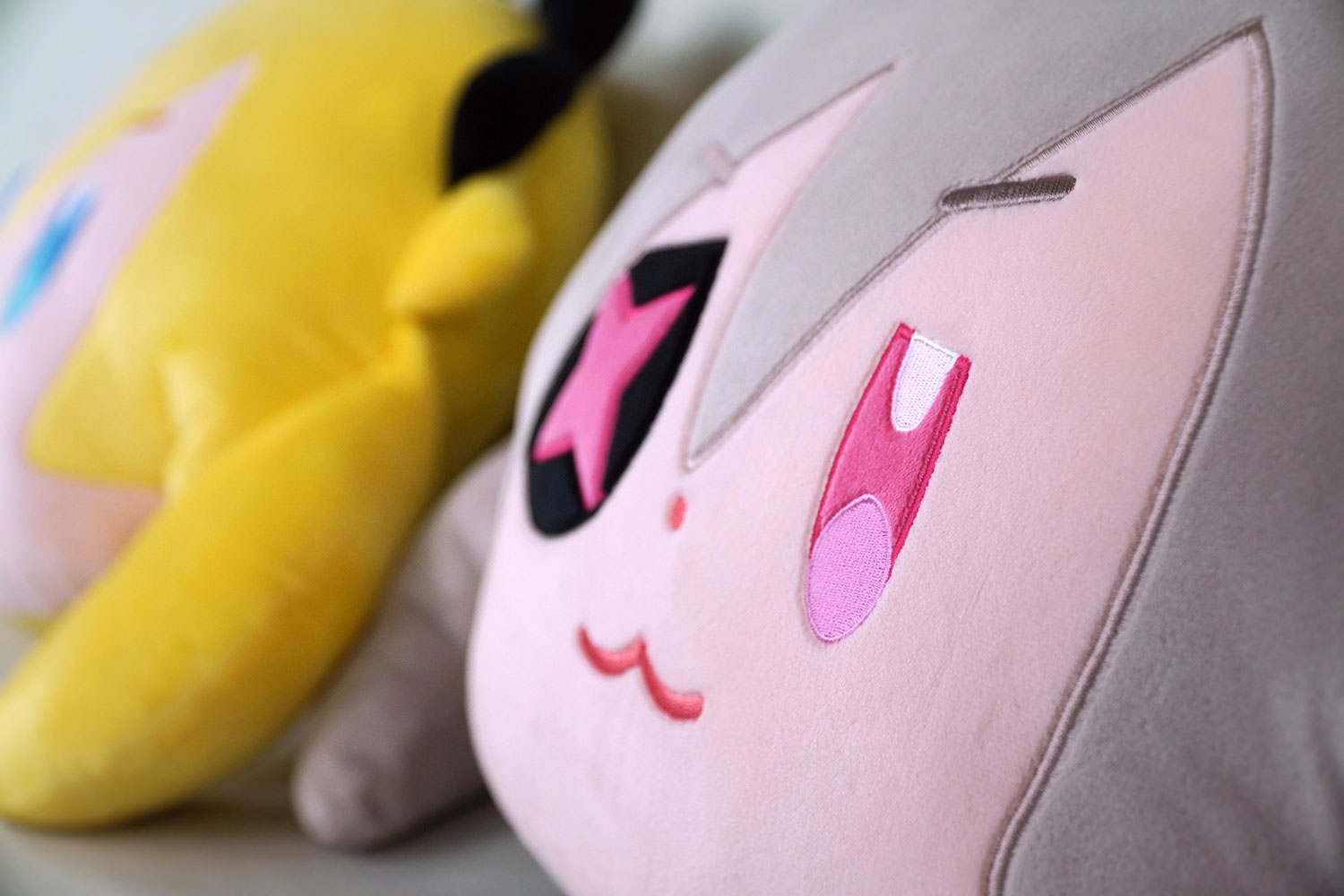 DJMAX RESPECT V So Happy 캐릭터 쿠션 - EL FAIL : DJMAX STORE GLOBAL