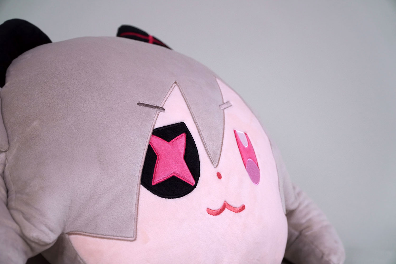 DJMAX RESPECT V So Happy 캐릭터 쿠션 - EL FAIL : DJMAX STORE