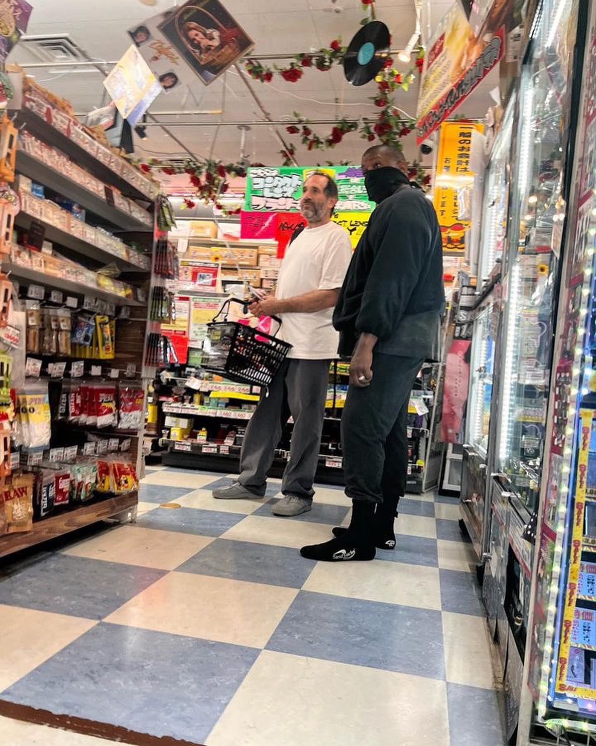 YEEZY의 새로운 CEO, 도브 차니 : 이슈