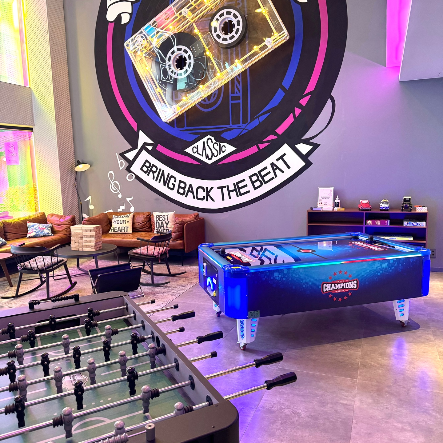 PLAY MOXY 에어하키 등장! : AC GANGNAM & MOXY INSADONG