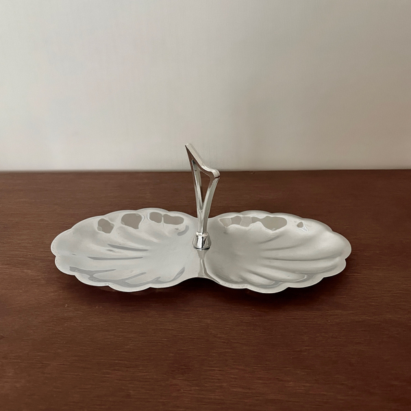 Vintage Shell Shaped Tray : La Sauce