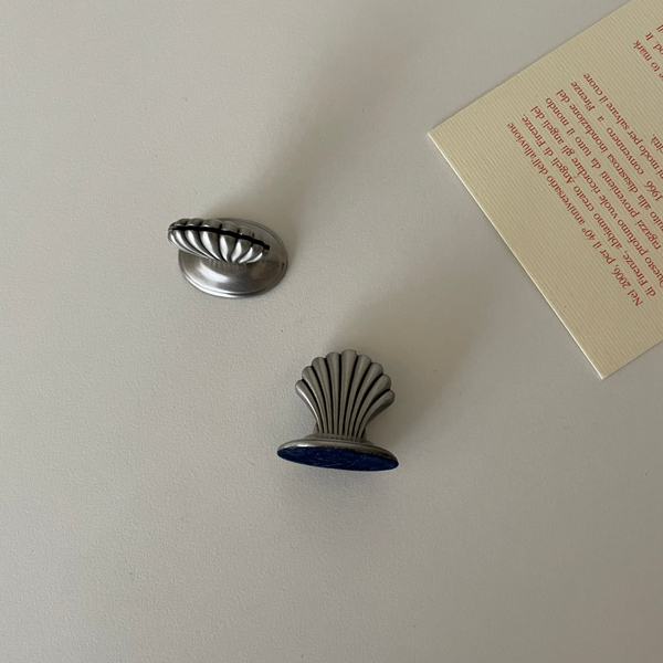 Silver Shell Card Holder : La Sauce