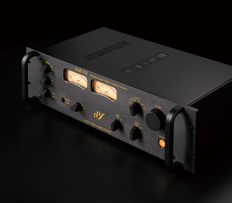 진공관 앰프의 명인이 완성한 감동적인 무대 : ear yoshino