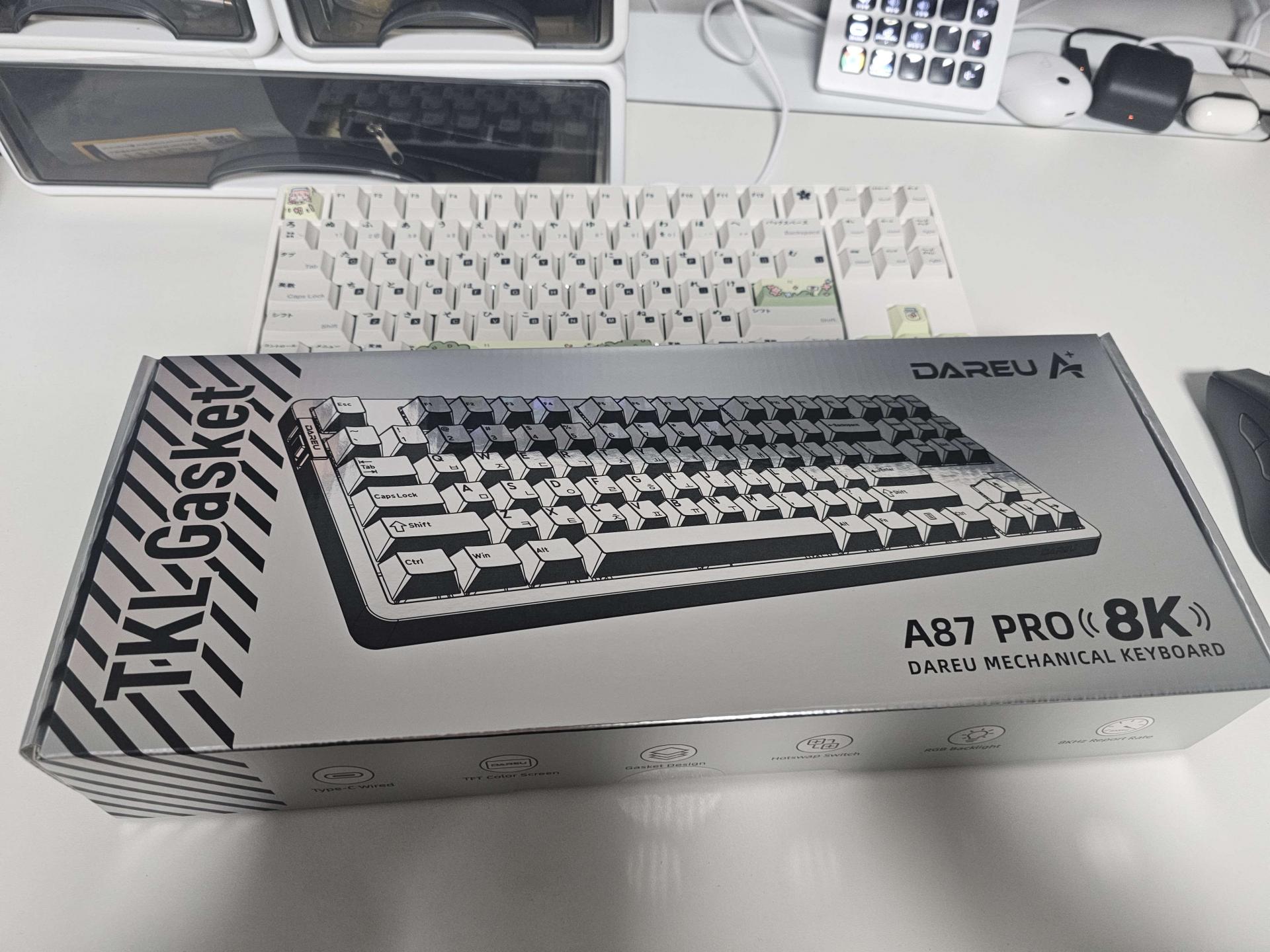 새로산 국가권력급 게이밍 키보드 : ILLUSION LIVE [일루전 라이브]