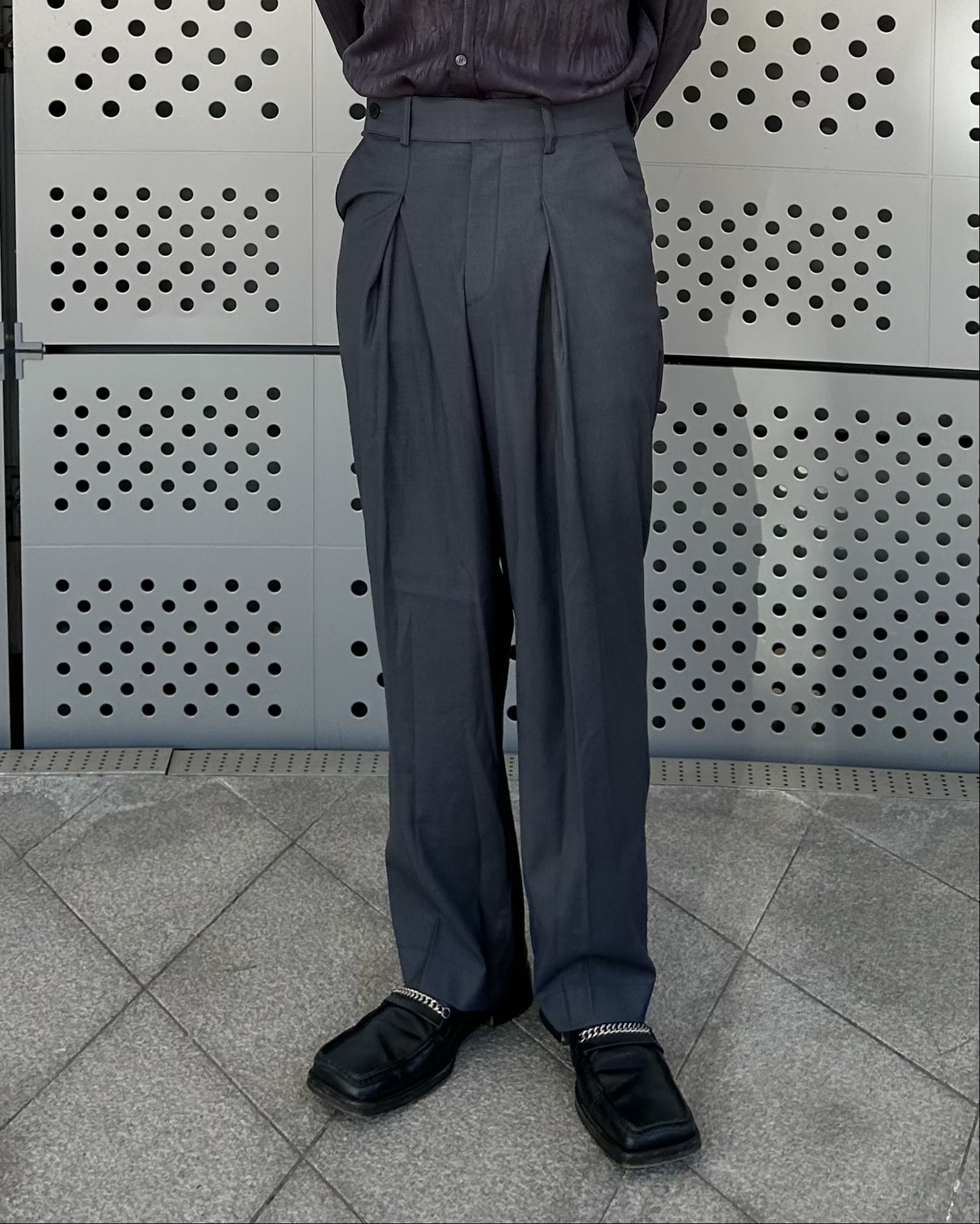 (soldout) 벨티드 역주름 세미와이드 슬랙스 2COL (블랙,다크그레이) : 이치반