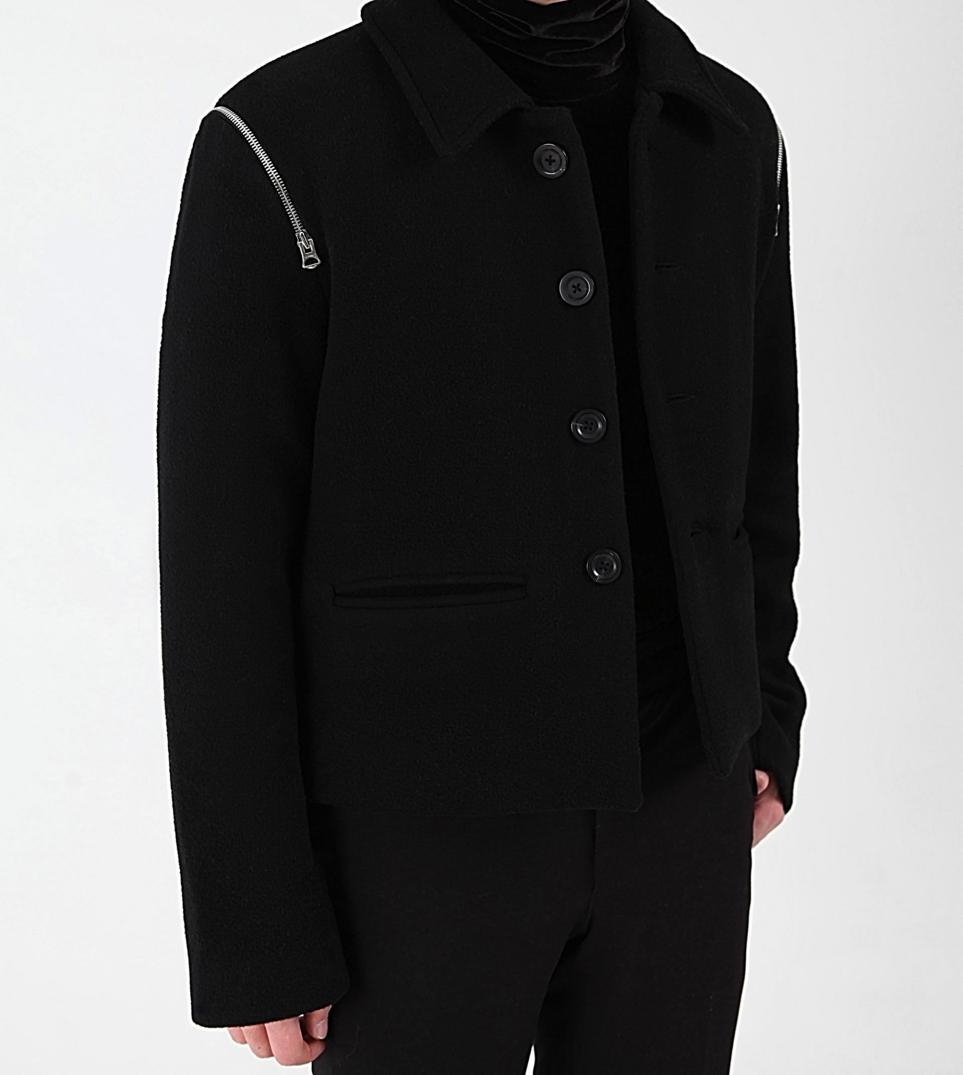 (sold out)[ICVN] ZIPPER SHOULDER DEATAIL CROP COAT : 이치반