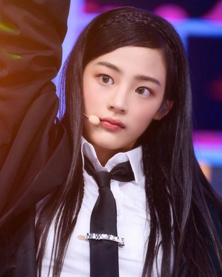 얼굴에 붙이는 스티커 트렌드⭐️ 데일리패션뉴스 Dafanew