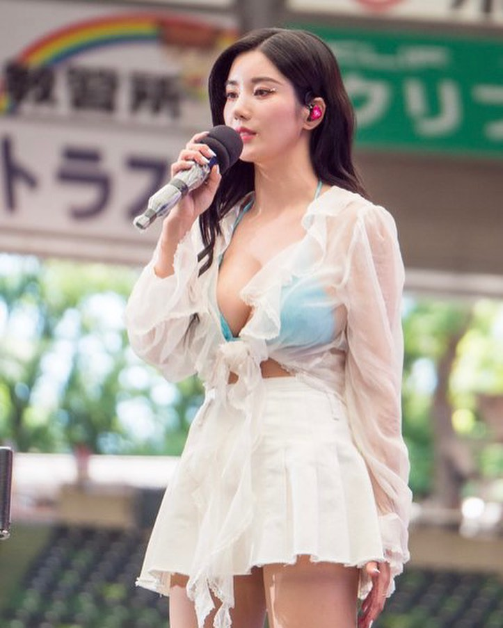 워터밤 핫걸 권은비 @도쿄 💦 : 데패뉴 | 여성 셀럽