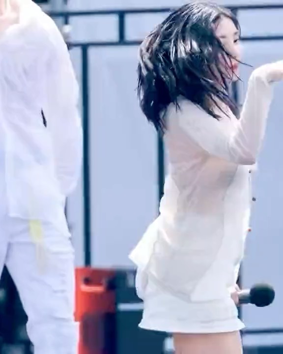 워터밤 핫걸 ‘권은비’ : 데일리패션뉴스 - dafanew