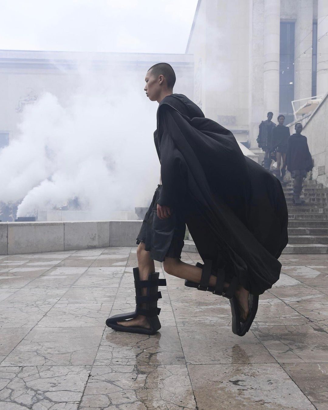 기브스 같은 릭 오웬스 SS24 풋웨어👢 : 데일리패션뉴스 - dafanew