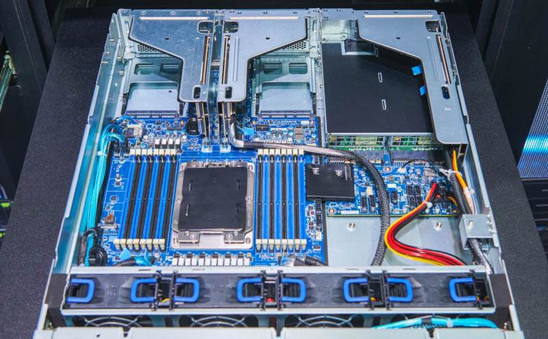 Gigabyte R263-P33 Arm Server at Computex 2023 : 주식회사 기가웨이브