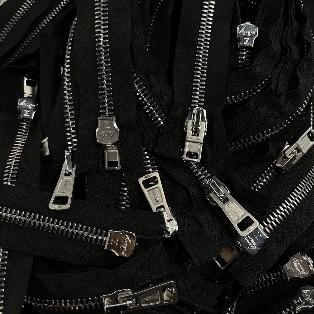 ABOUT ITALY SUPER LAMPO ZIPPER (이탈리아 슈퍼람포) : Noir Larmes | 느와르 라르메스