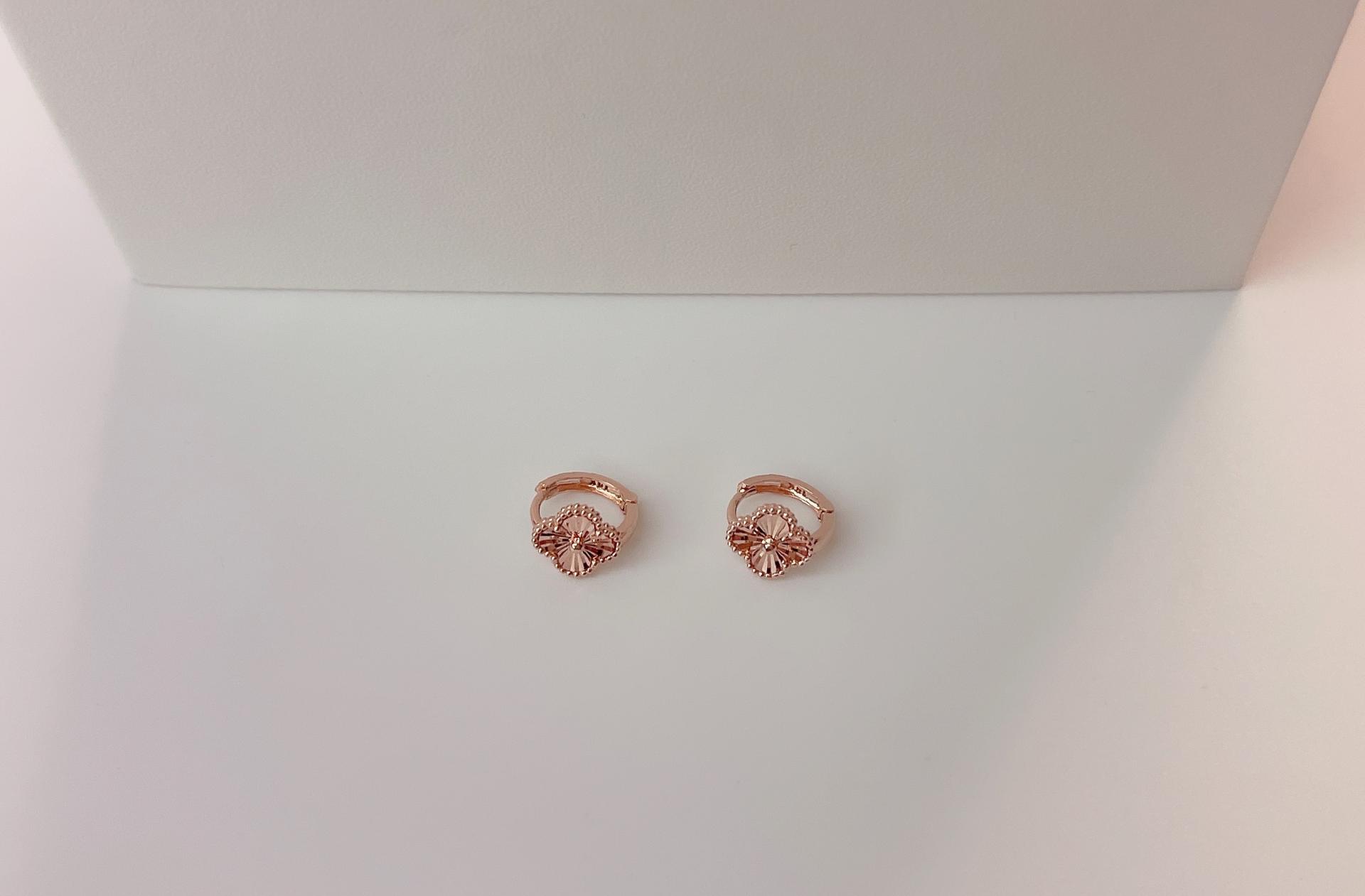 컷팅 클로버 귀걸이 - SM : 어메종 Aumaison | 매일 착용하는 클래식 & 프리미엄 주얼리