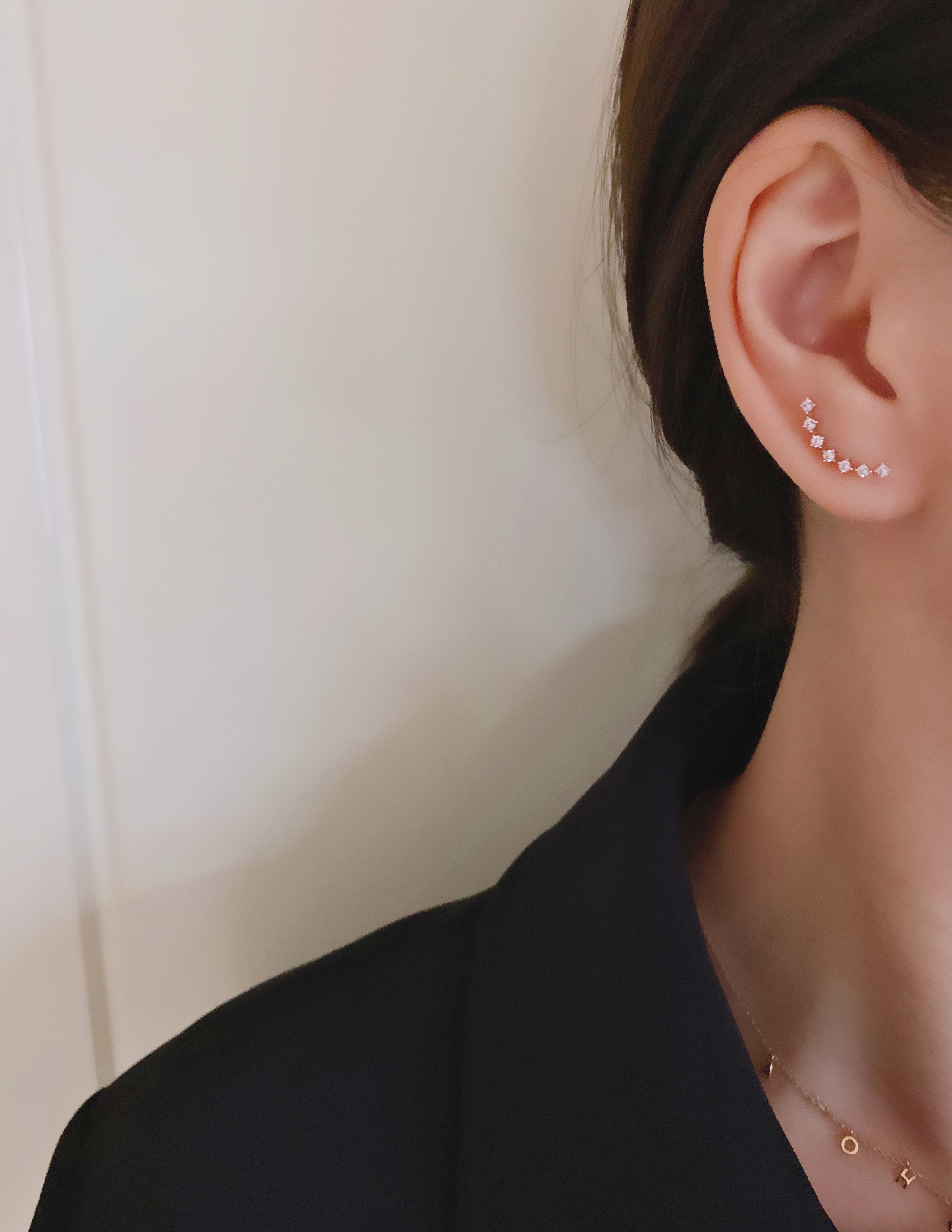 라일라 피어싱 : 어메종 Aumaison | 매일 착용하는 클래식 & 프리미엄 주얼리