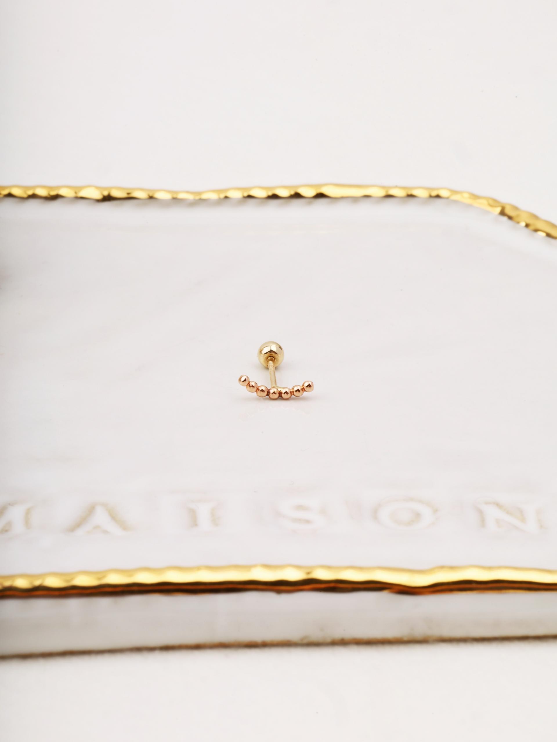 커브 볼 피어싱 : 어메종 Aumaison | 매일 착용하는 클래식 & 프리미엄 주얼리