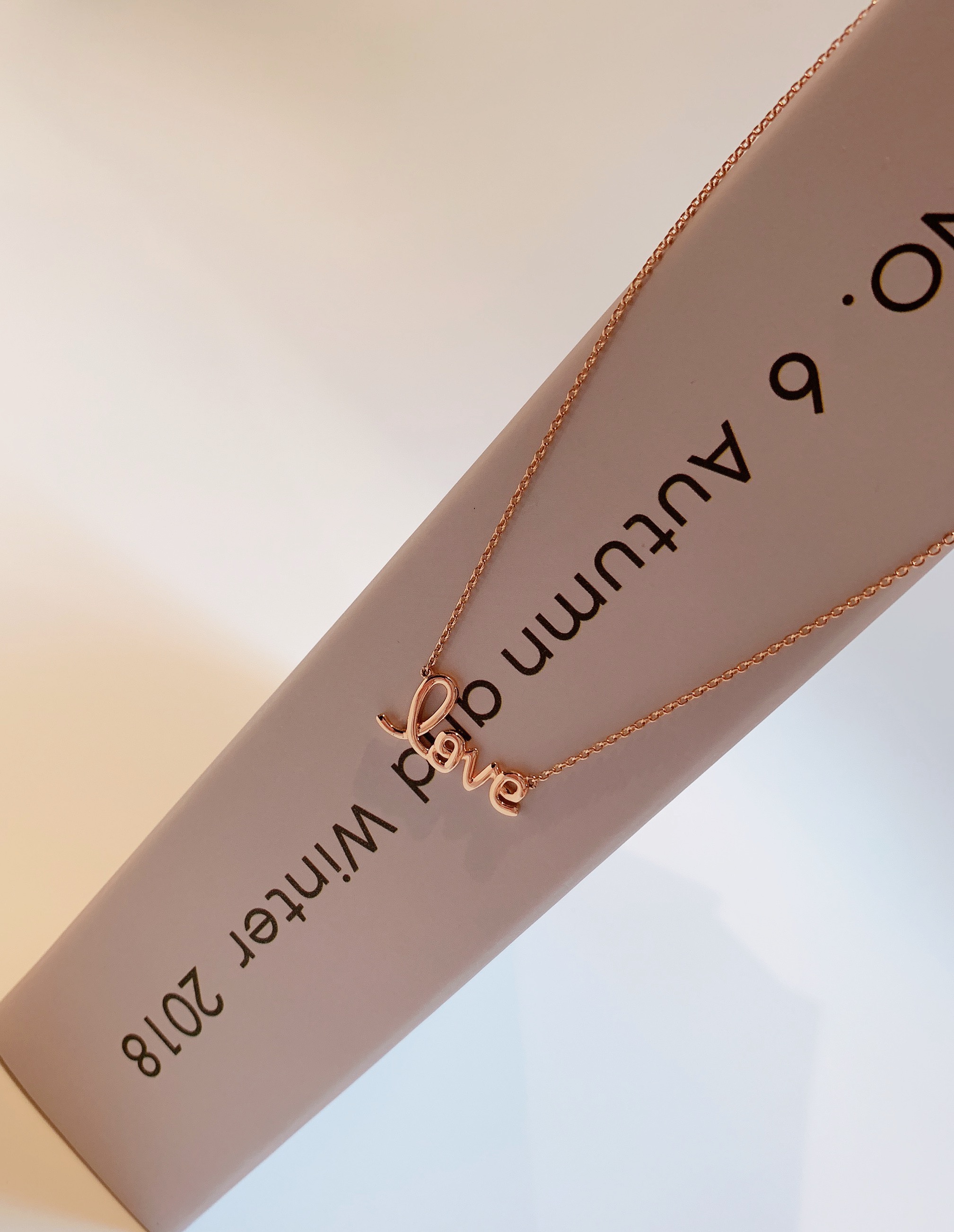 love 목걸이 : 어메종 Aumaison | 매일 착용하는 클래식 & 프리미엄 주얼리