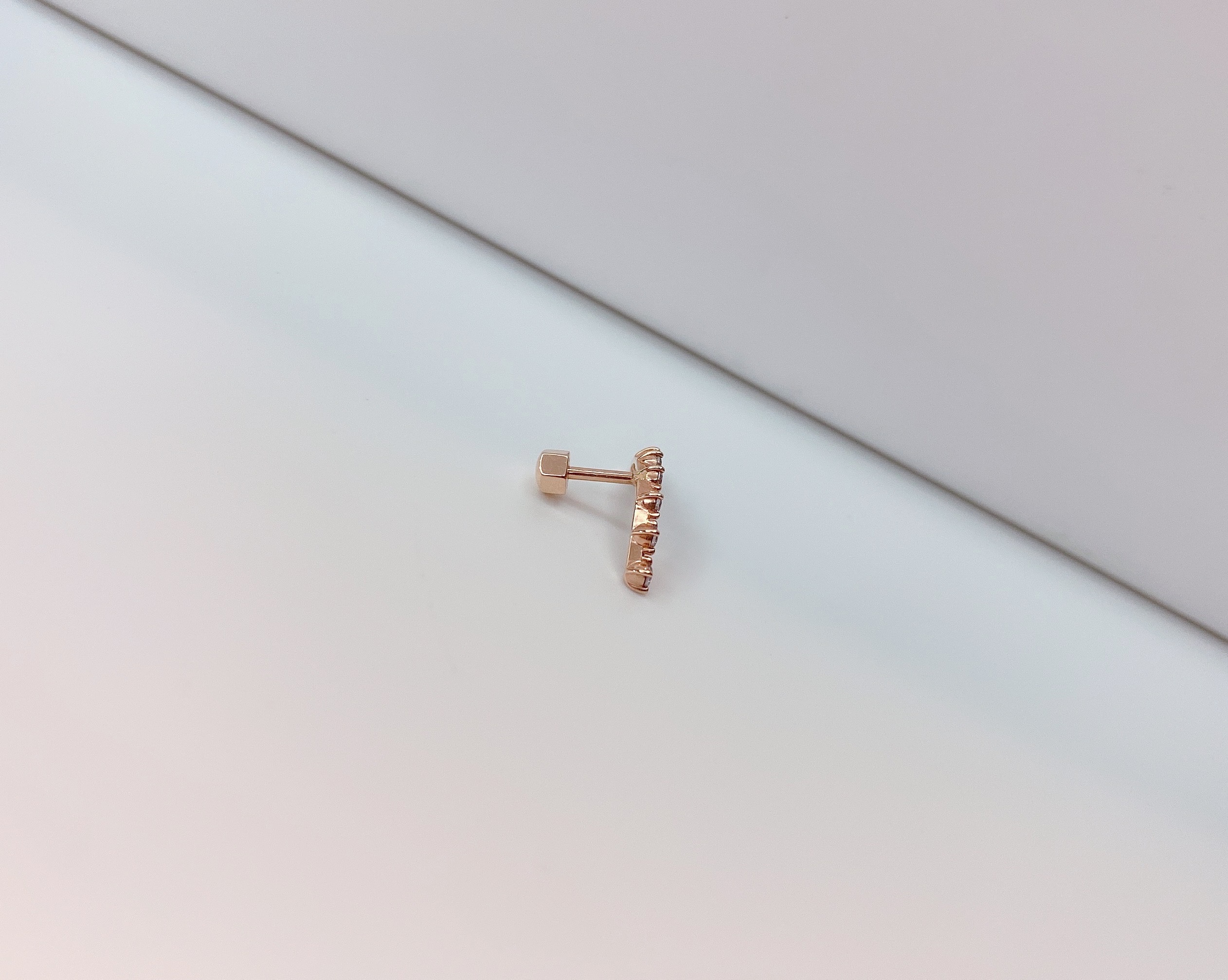 라일라 피어싱 : 어메종 Aumaison | 매일 착용하는 클래식 & 프리미엄 주얼리