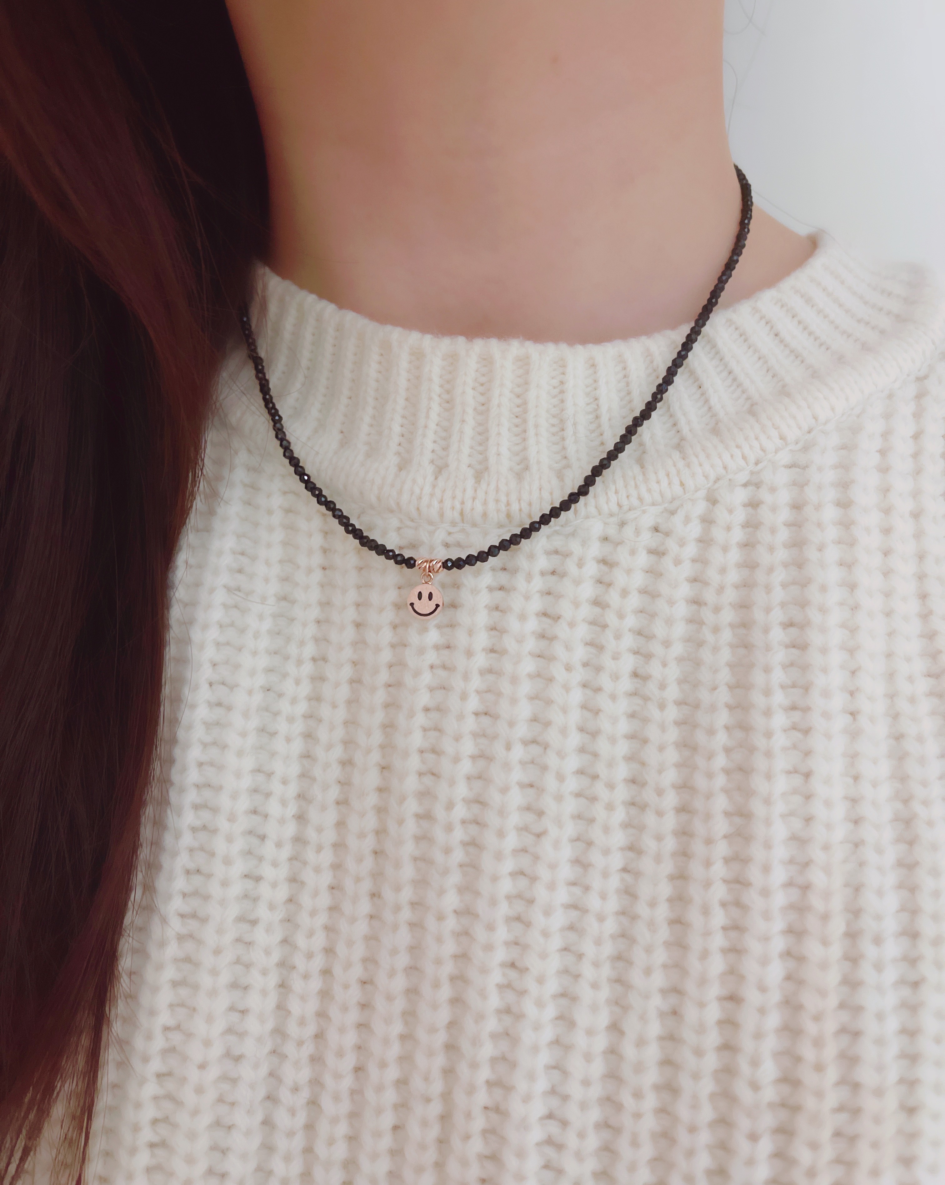 오닉스 스마일 목걸이 - 블랙 스피넬 : 어메종 Aumaison | 매일 착용하는 클래식 & 프리미엄 주얼리