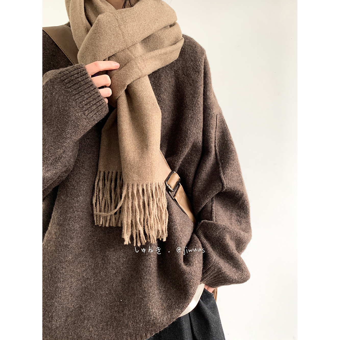 Japanese Retro Loose Neutral Solid Color Sweater : 더스터프(Dustuff)