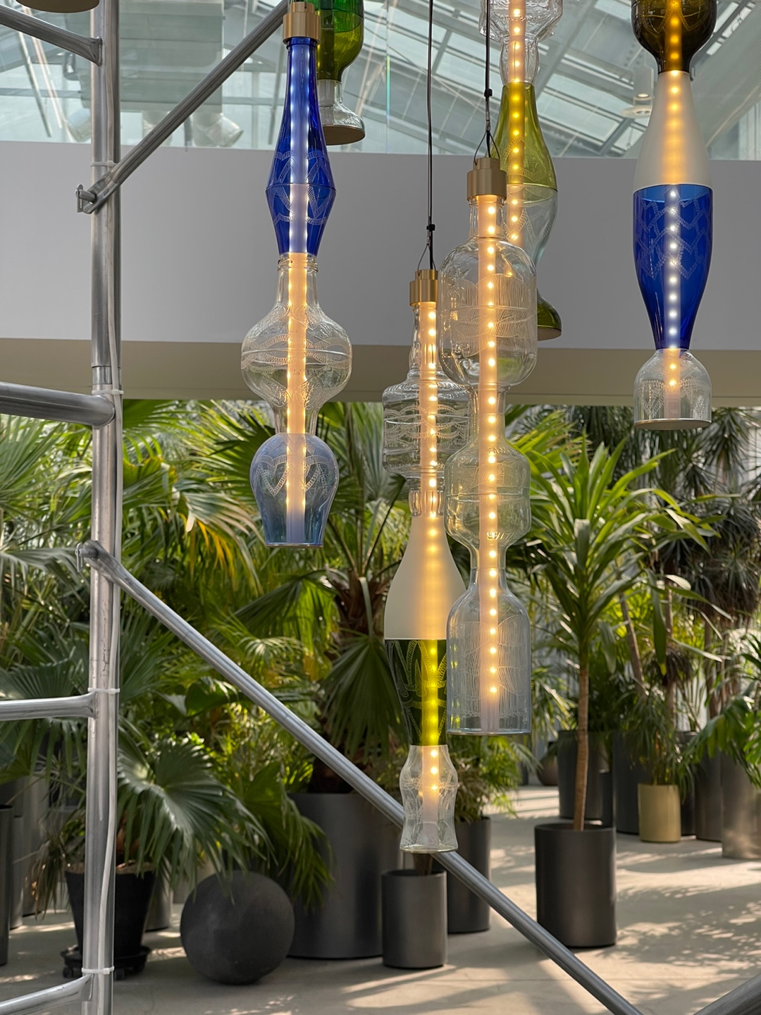 Chandelier : Park Seon Min