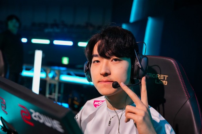 DRX ‘베인’, 수술까지 미룬 불굴의 부상 투혼 : DRX | NEWS