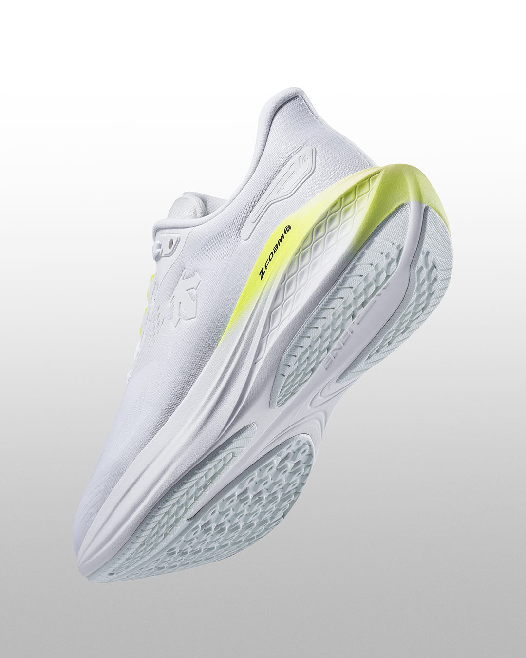 데상트, 한국 러너들을 위한 데일리 러닝화 '에너자이트 슈퍼 V4' 출시 : 러닝 제품