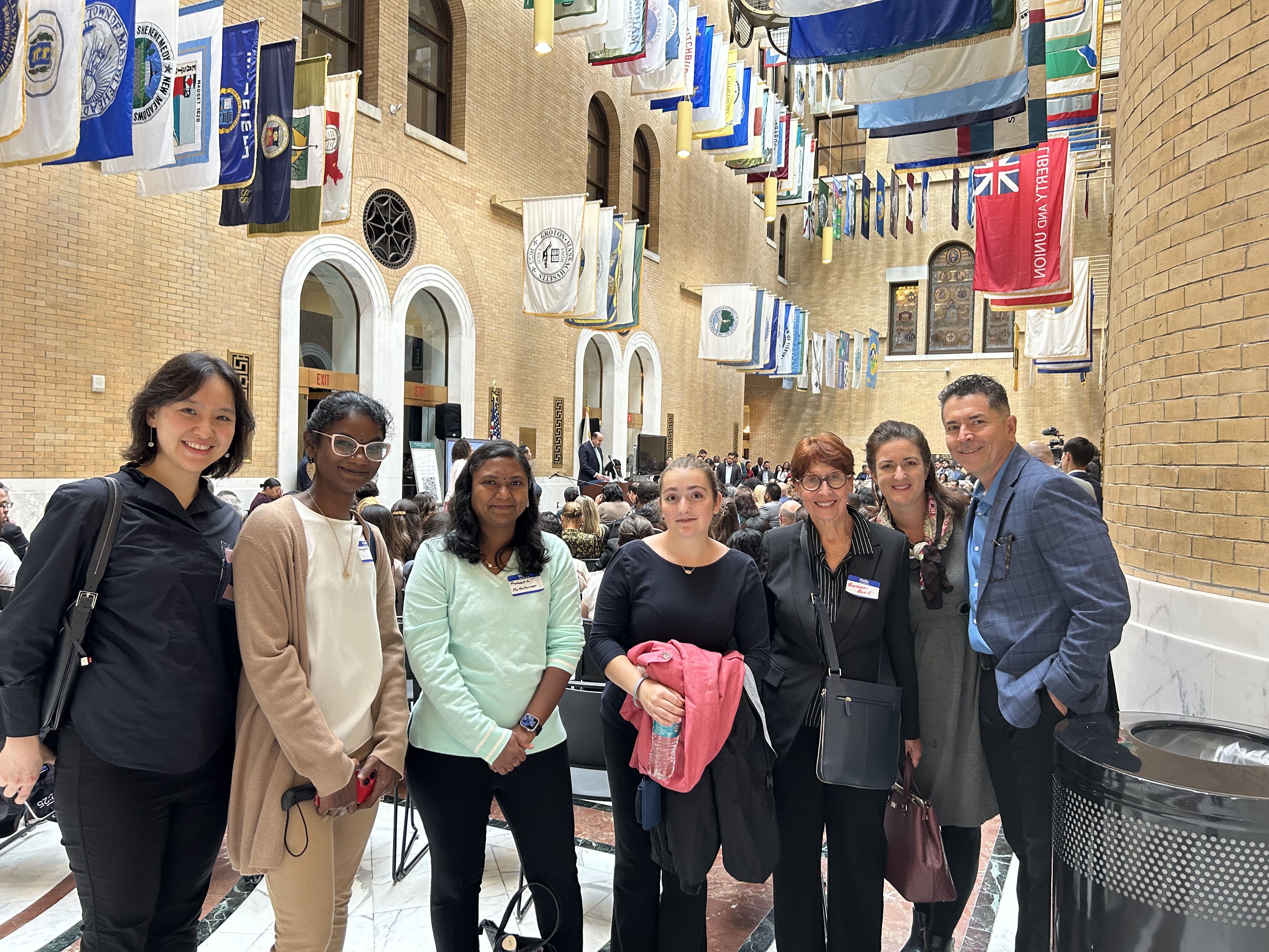 지역 커뮤니티 기반 세대통합 프로그램 ‘Gen Pals’ 운영 및 연구 : 교육 · 사회참여