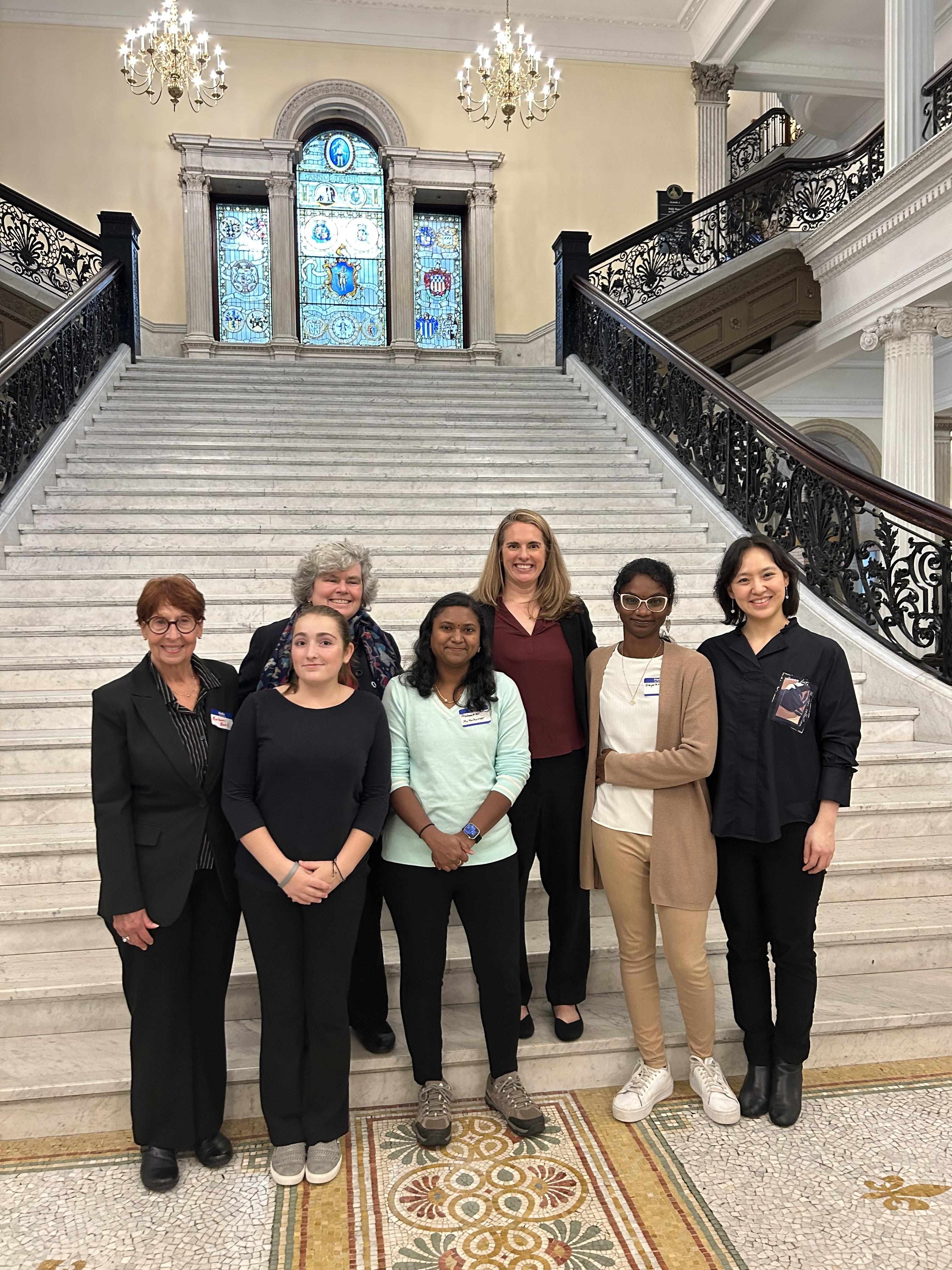 지역 커뮤니티 기반 세대통합 프로그램 ‘Gen Pals’ 운영 및 연구 : 교육 · 사회참여